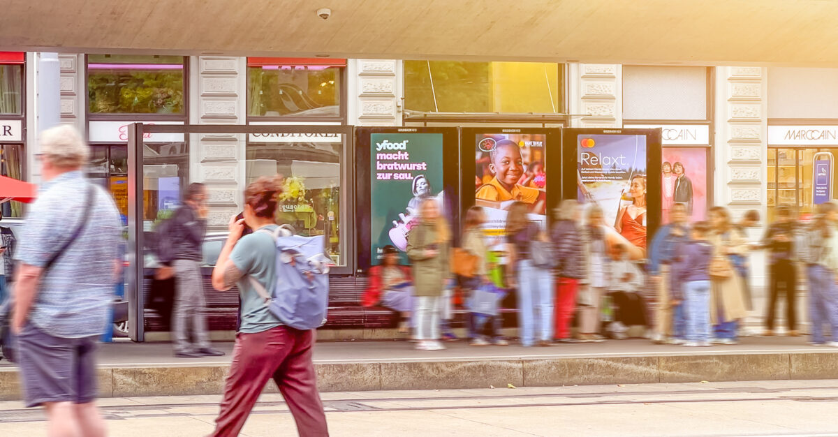 Dynamic Out of Home Advertising in the Midst of Everyday Life